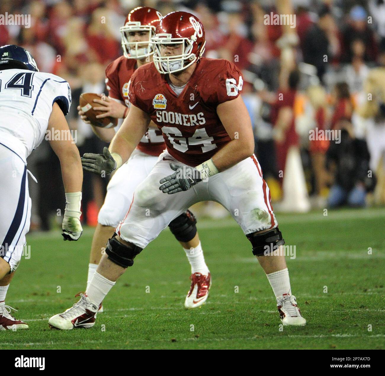 January 1, 2011: Gabe Ikard of Oklahoma in action during the Tostitos ...