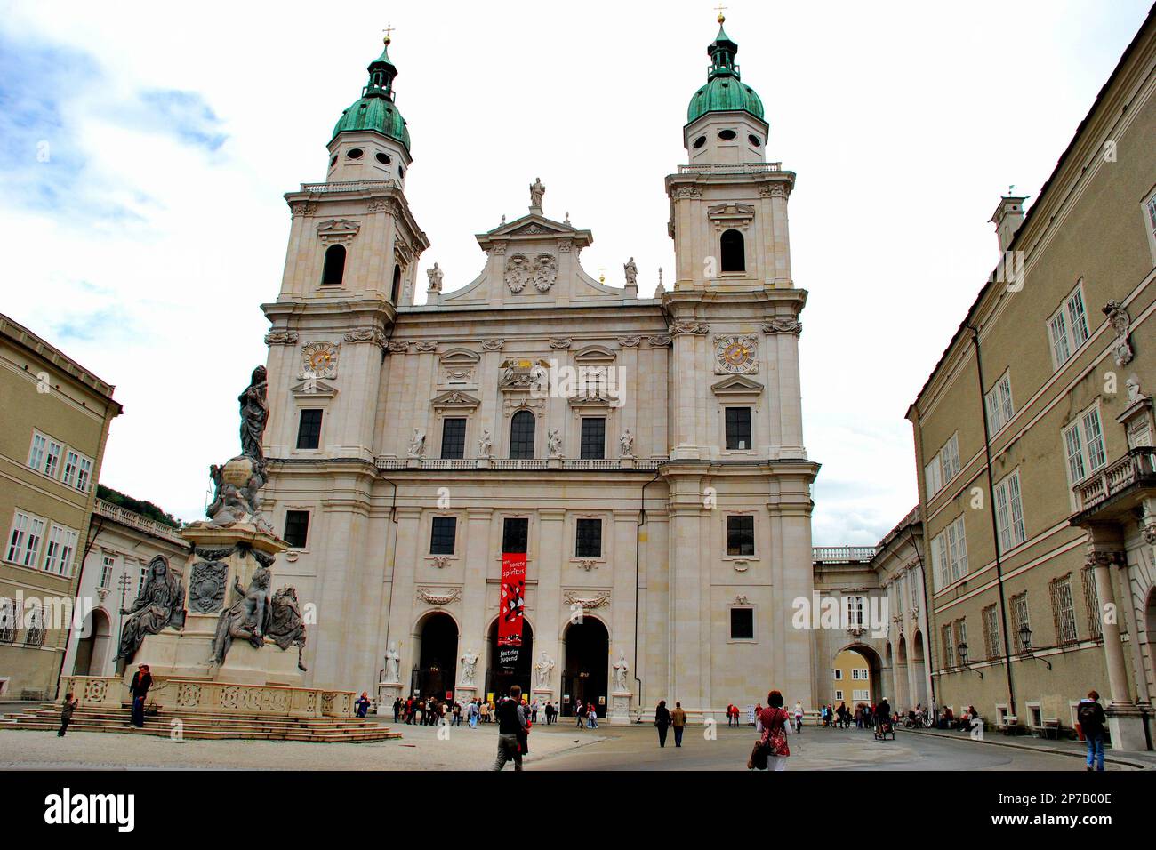 Salzburg Cathedral, is the seventeenth-century Baroque cathedral ...
