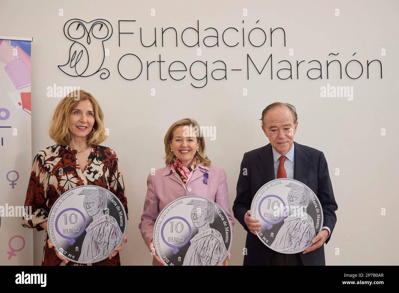 (L-R) The director of the Fábrica Nacional de Moneda y Timbre-Real Casa ...