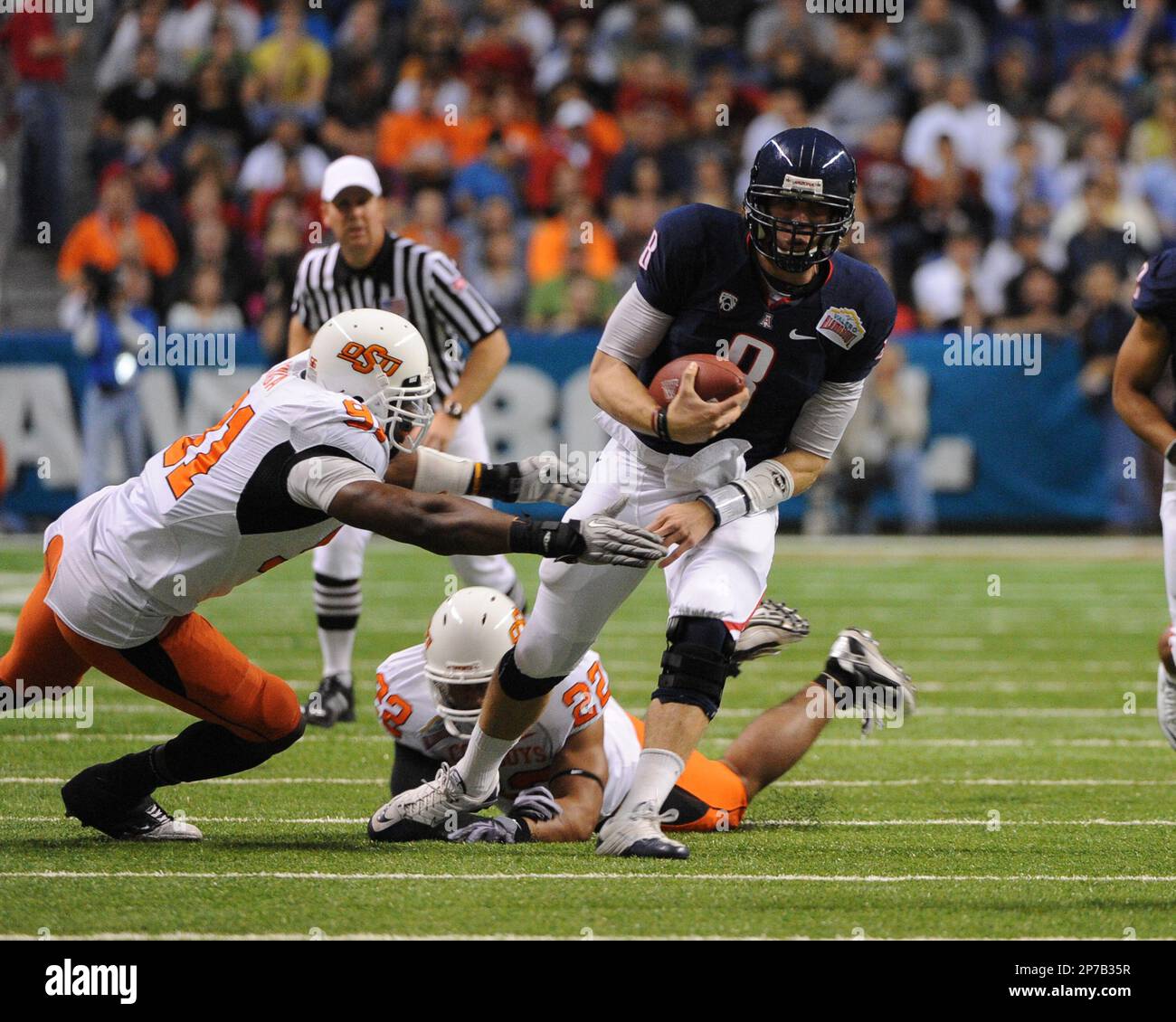 Dec 29, 2010.. Nick Foles #8 of the Arizona Wildcats vs the Oklahoma ...