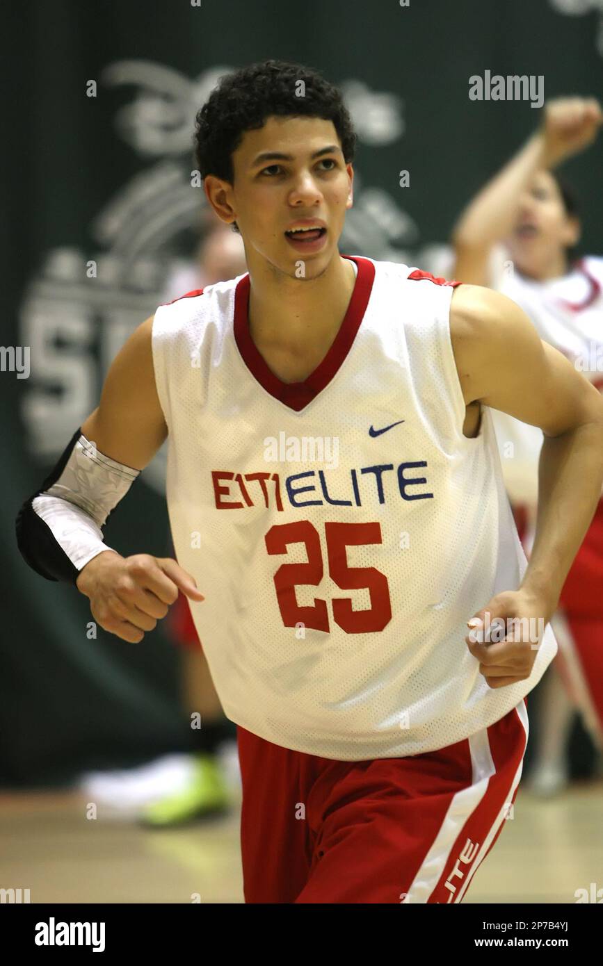 Shooting guard Austin Rivers (25) from Winter Park High School plays ...