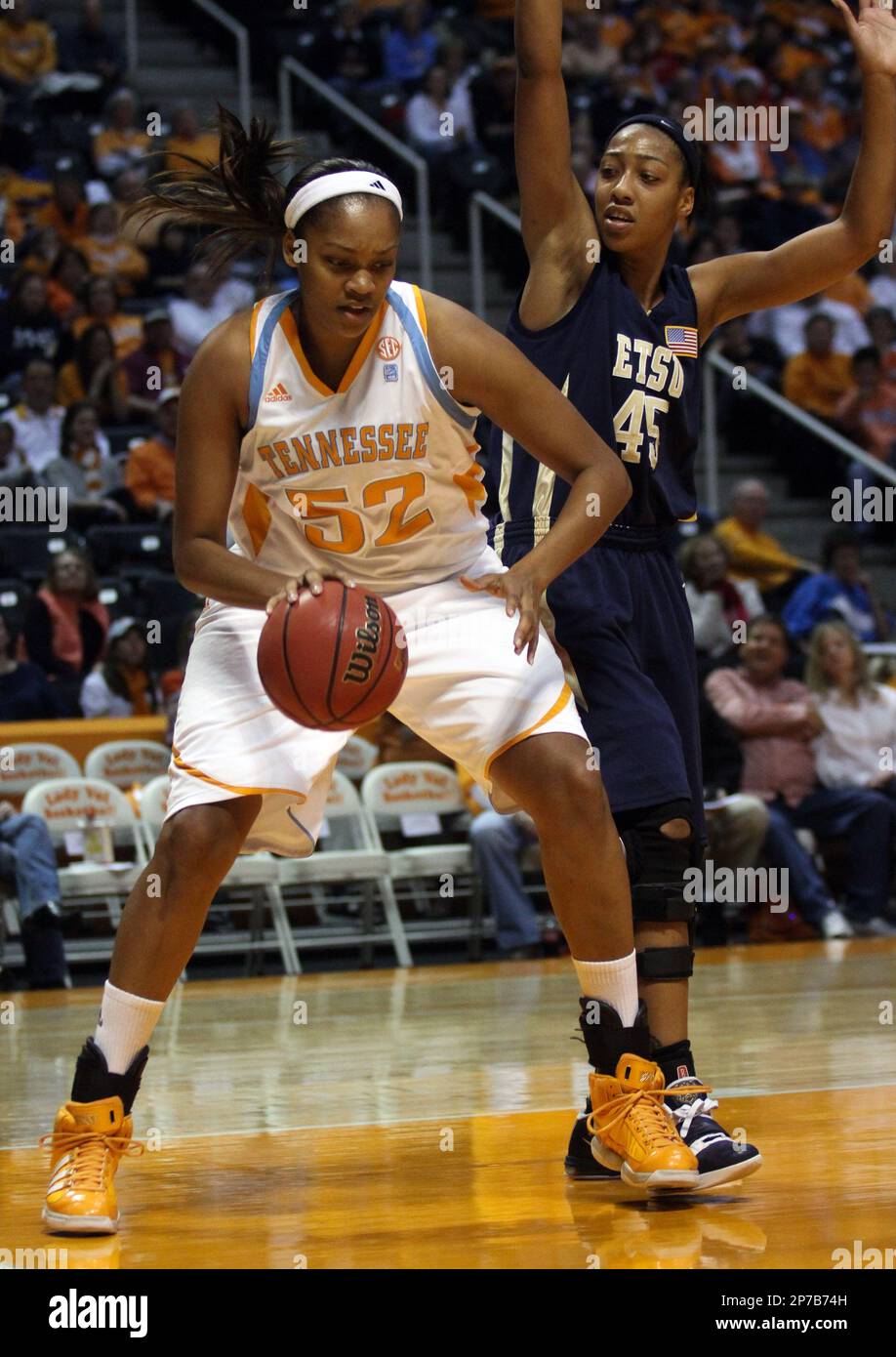 December 22, 2010: Tennessee Lady Vols center Kelley Cain (52) during ...