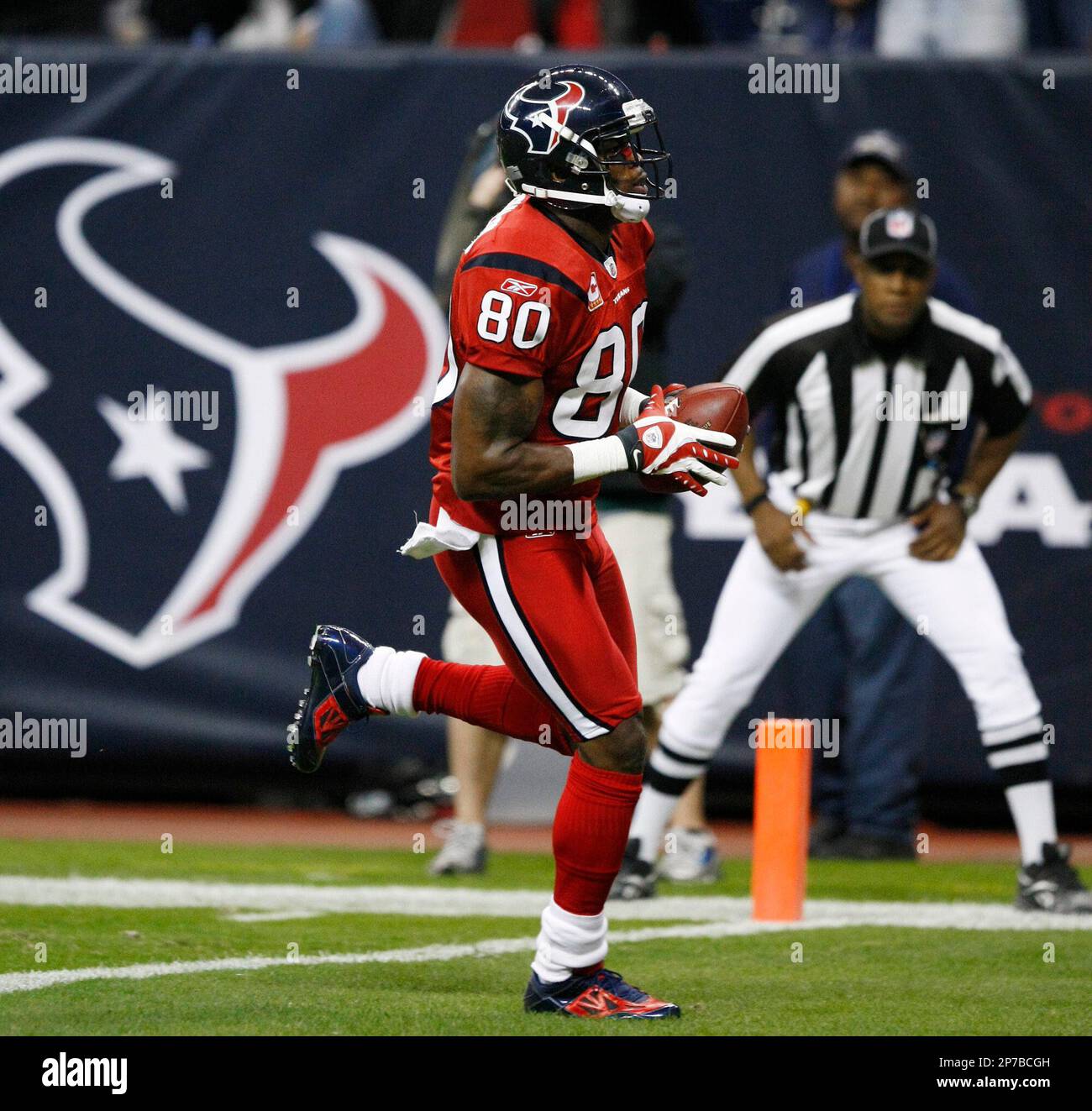 Houston Texans wide receiver Andre Johnson (80) scores a touchdown ...