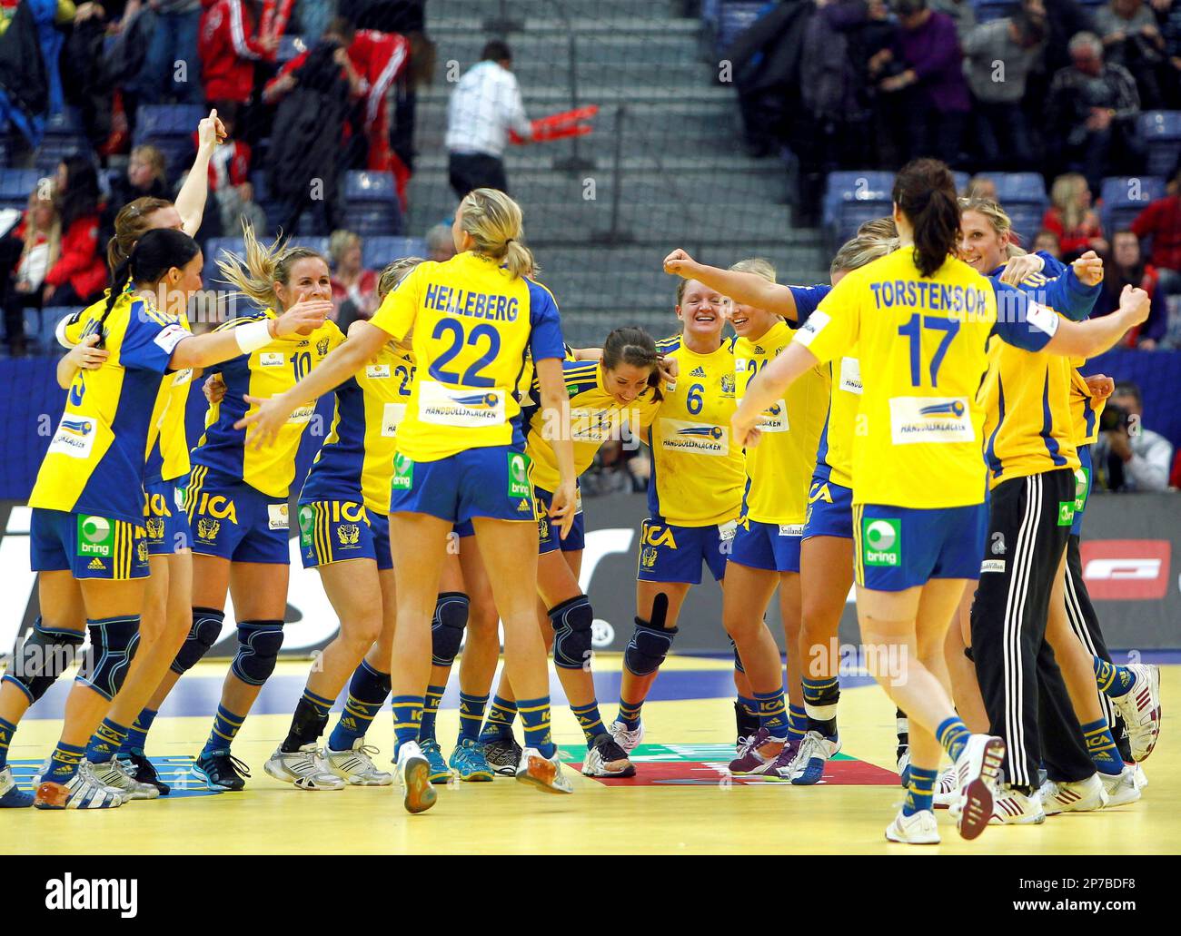 Swedish players celebrate their 24 - 19 victory over Norway in the ...