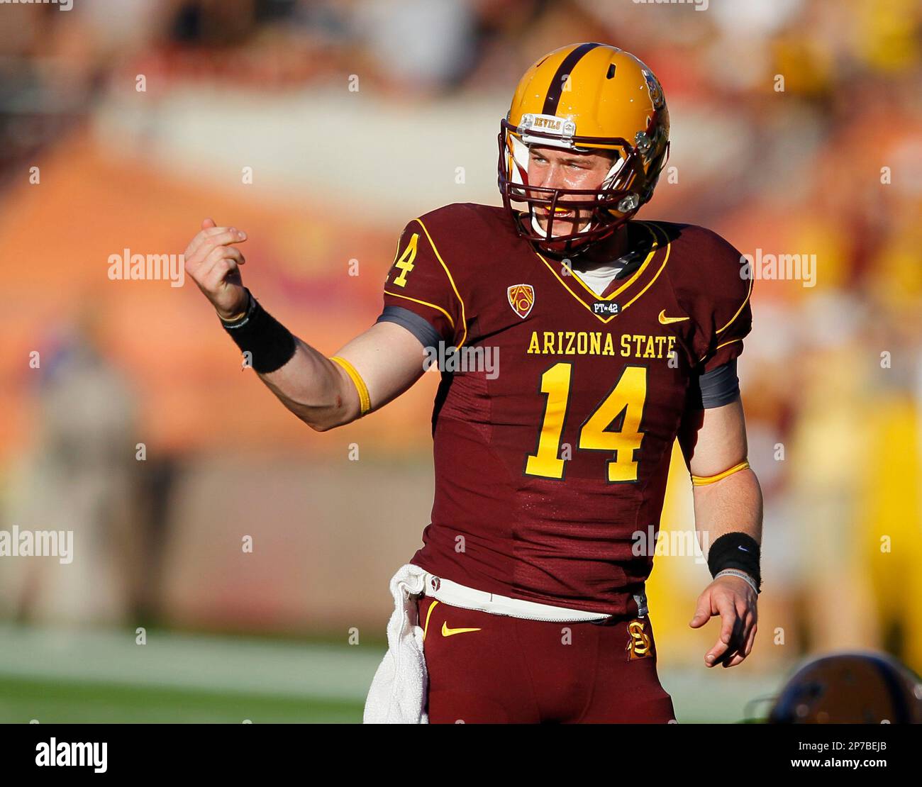 Arizona State Sun Devils quarterback Steven Threet in the first quarter ...