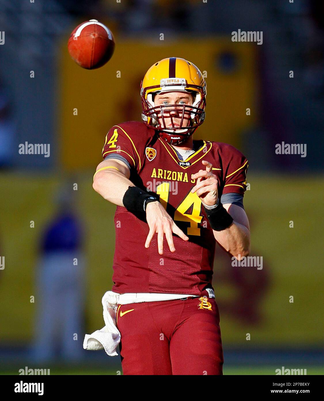 Arizona State Sun Devils quarterback Steven Threet in the first quarter ...