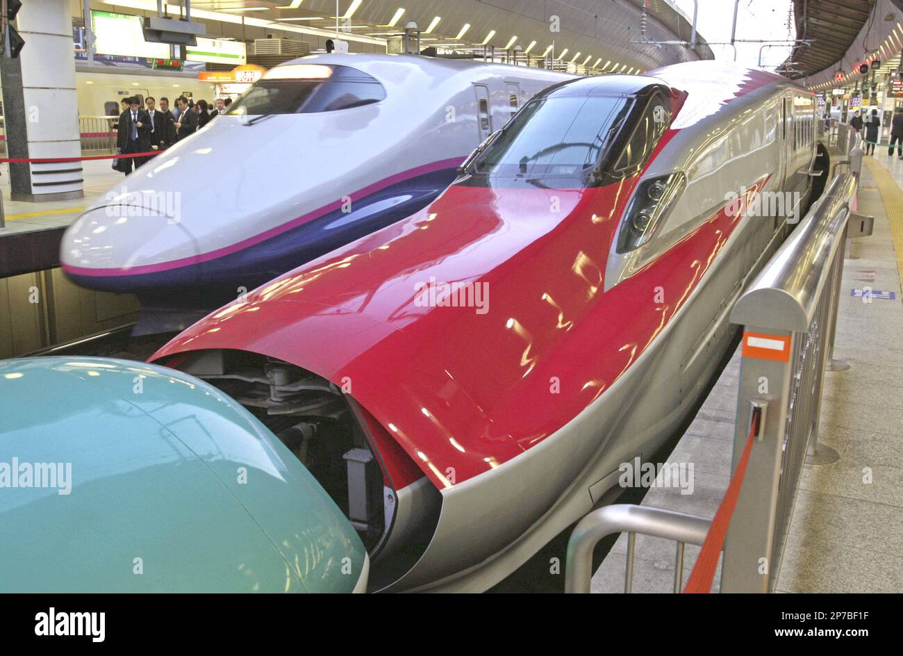 The East Japan Railway Company unveils a red stripe colored E6 Series of Akita shinkansen ...