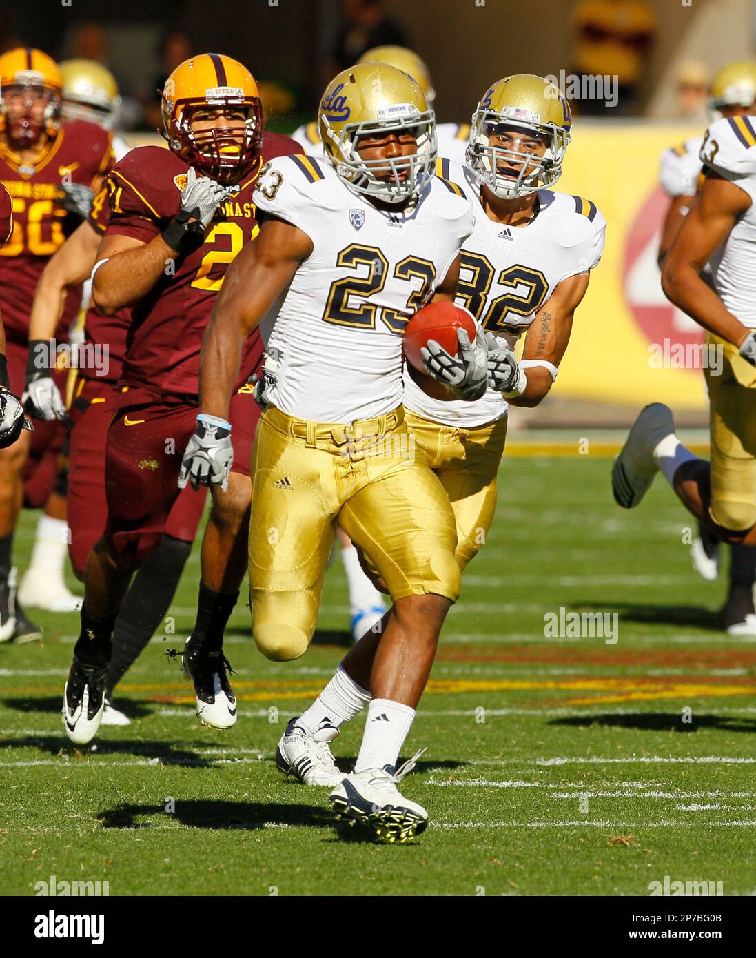 UCLA Bruins running back Johnathan Franklin in the first quarter ...