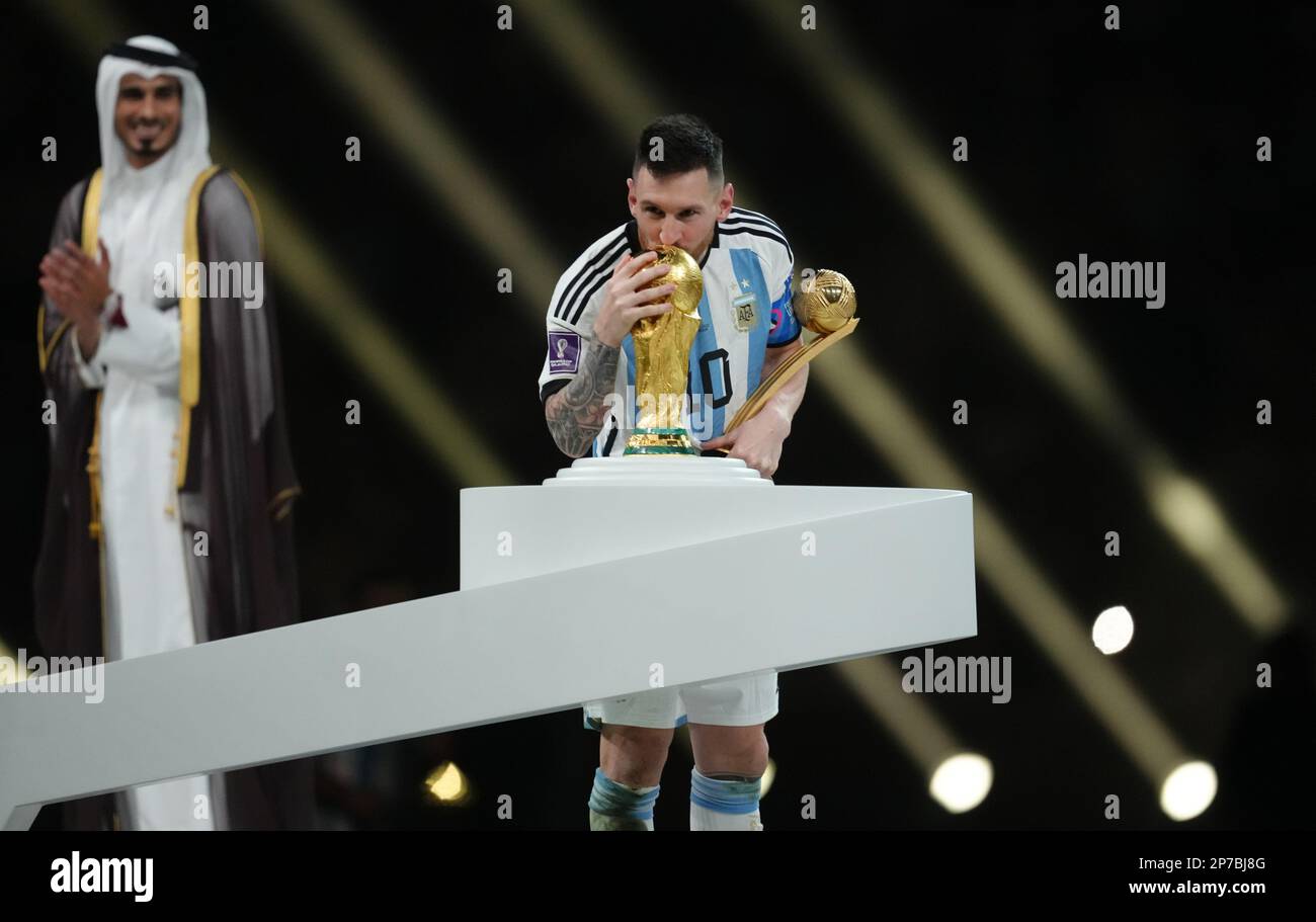 Lionel messi world cup kiss hi-res stock photography and images - Alamy