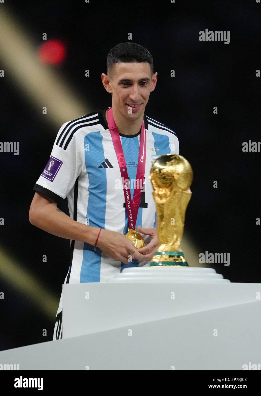 World cup trophy di maria hi-res stock photography and images - Alamy