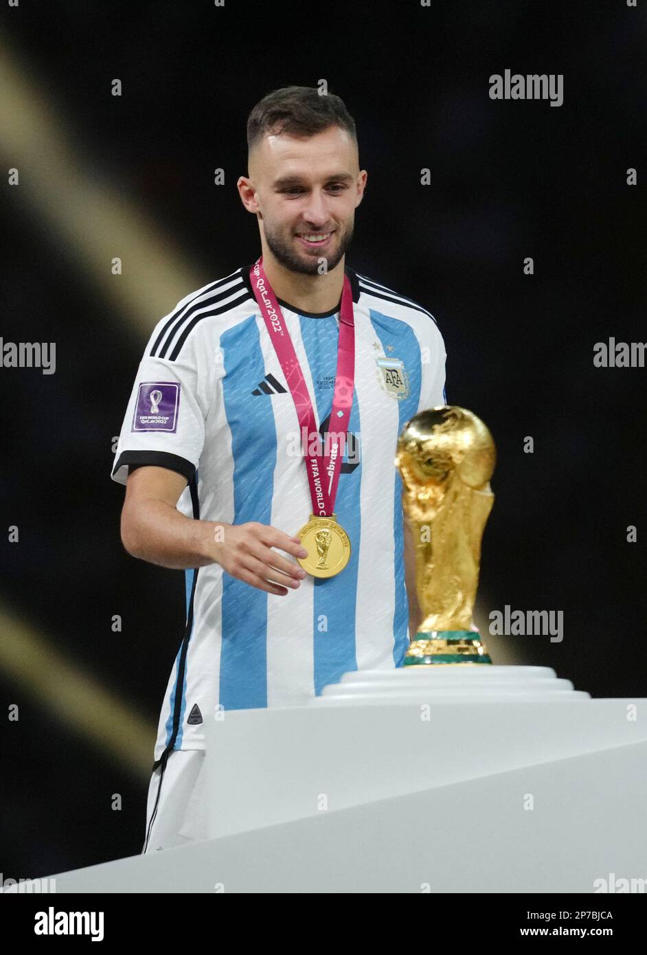 World cup trophy pezzella hi-res stock photography and images - Alamy