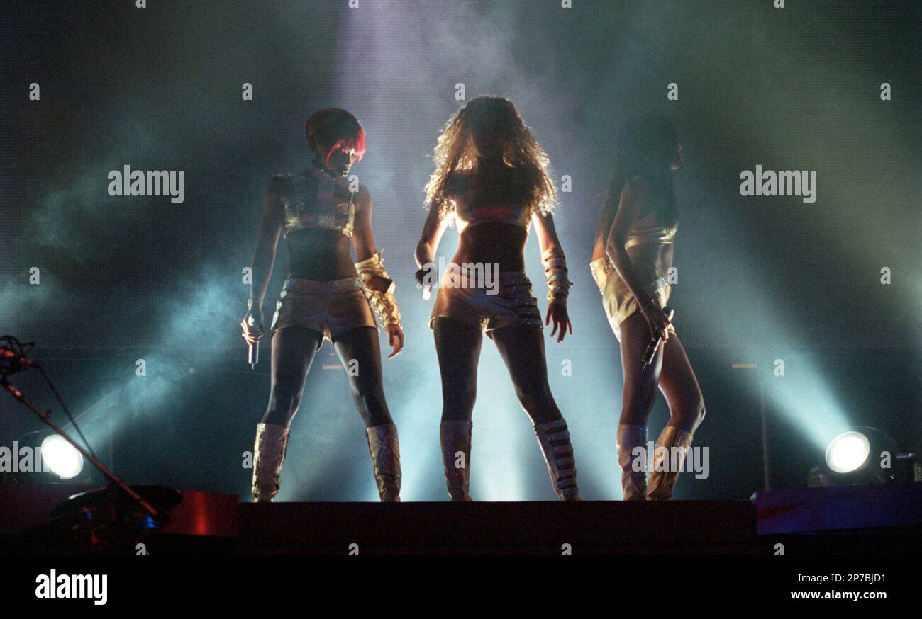 Kelly, Beyonce and Michelle of Destiny's Child headline MTV's TRL tour ...