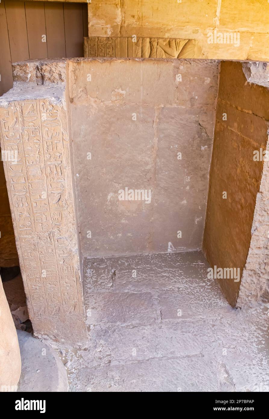 Egypt, Saqqara, tomb of Horemheb, west wall of the inner court, statue ...