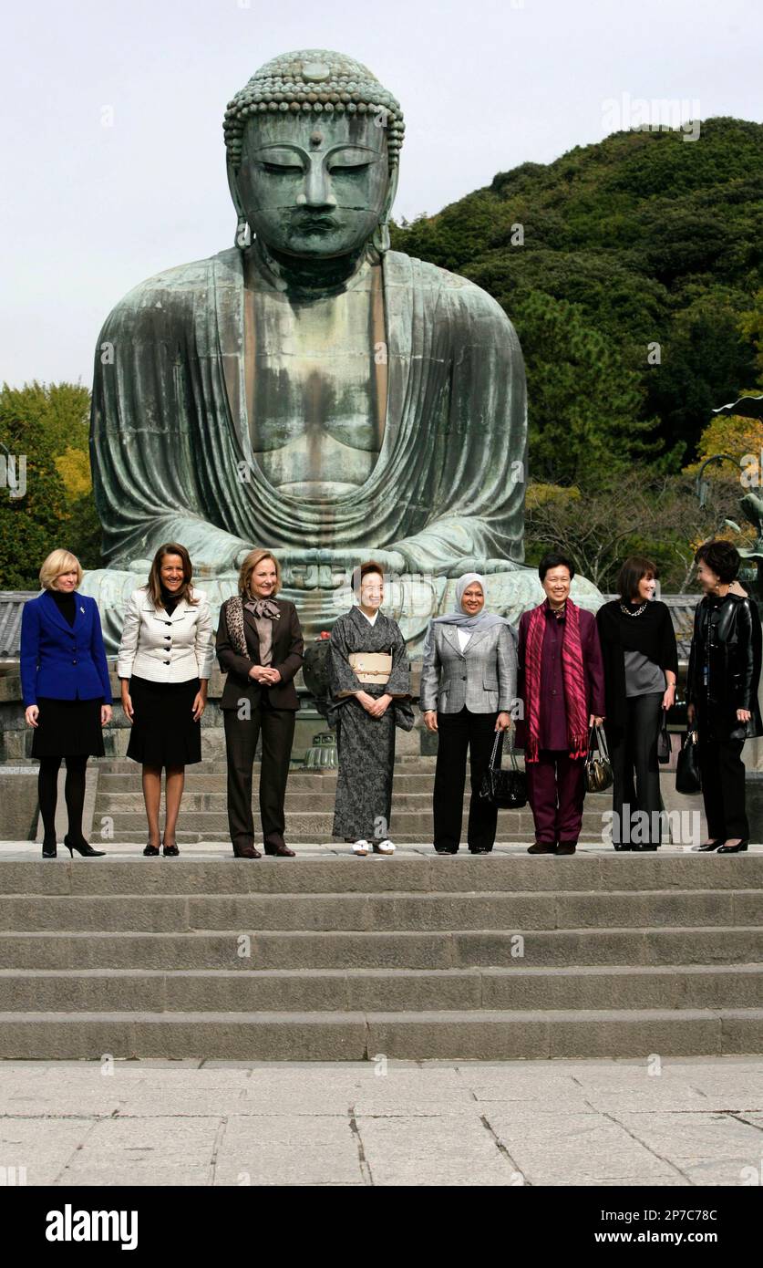 Spouses of Pacific Rim countries' leaders attending the APEC Summit ...