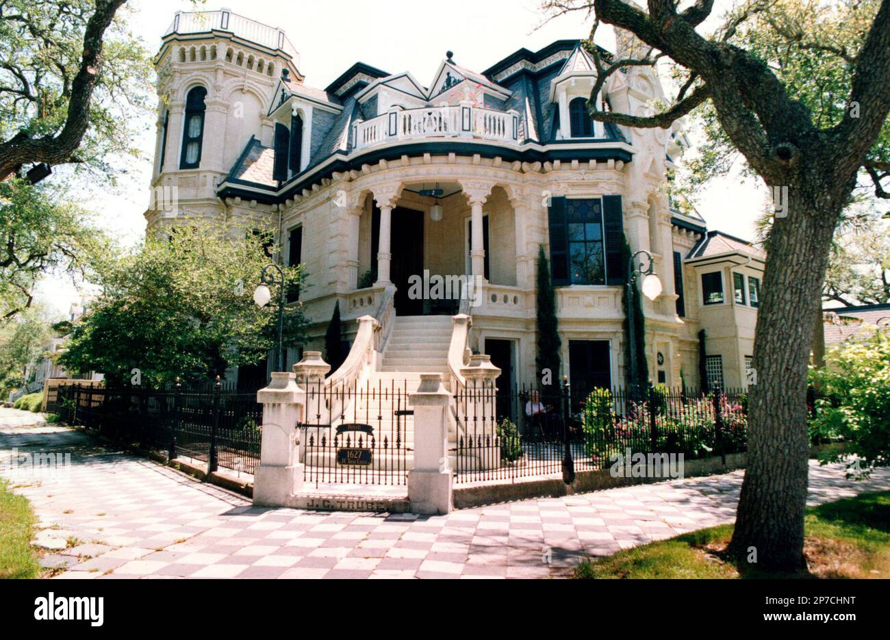 Galveston historic building - J.C. Trube house at 1627 Sealy, April 29 ...