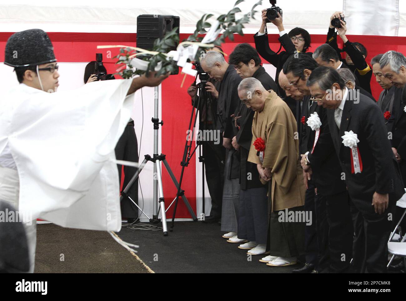 Praying for construction without incident, Matsumoto Koshiro, Nakamura ...