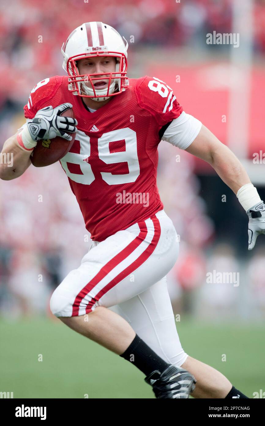 November 14, 2009: Wisconsin Badgers tight end Garrett Graham (89 ...