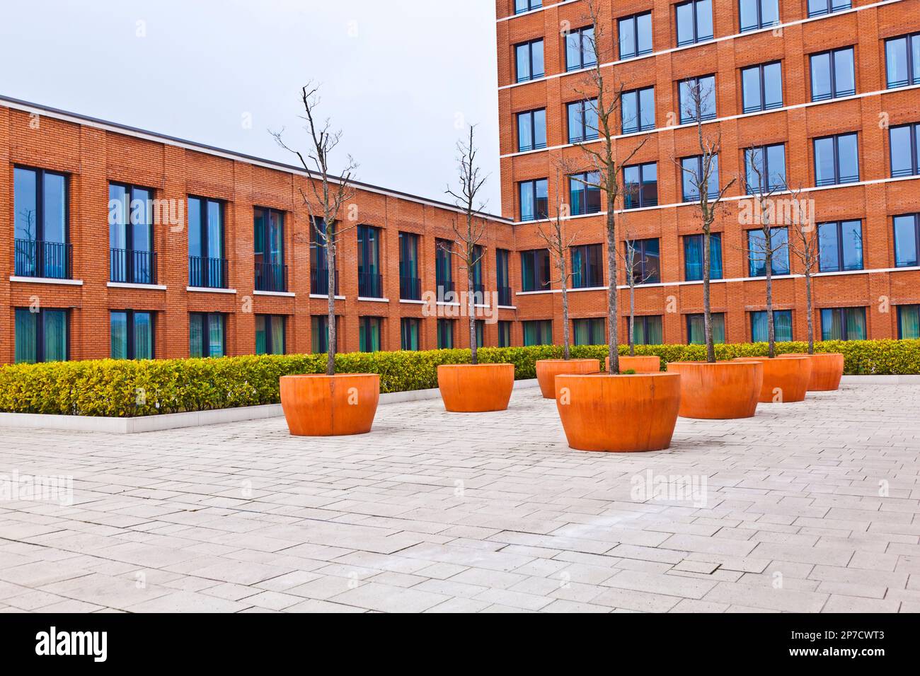 Modern cuboid building hi-res stock photography and images - Alamy
