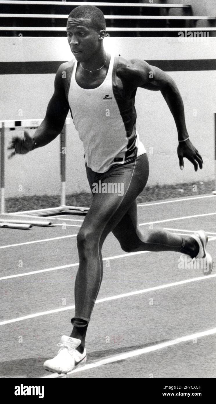 05/08/1987 - UH sprinter Joe DeLoach practices at Robertson Stadium ...