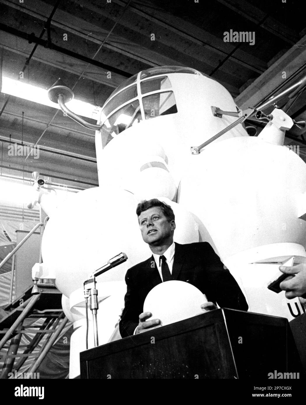 09/12/1962 - President John F. Kennedy visits NASA's Spacecraft ...