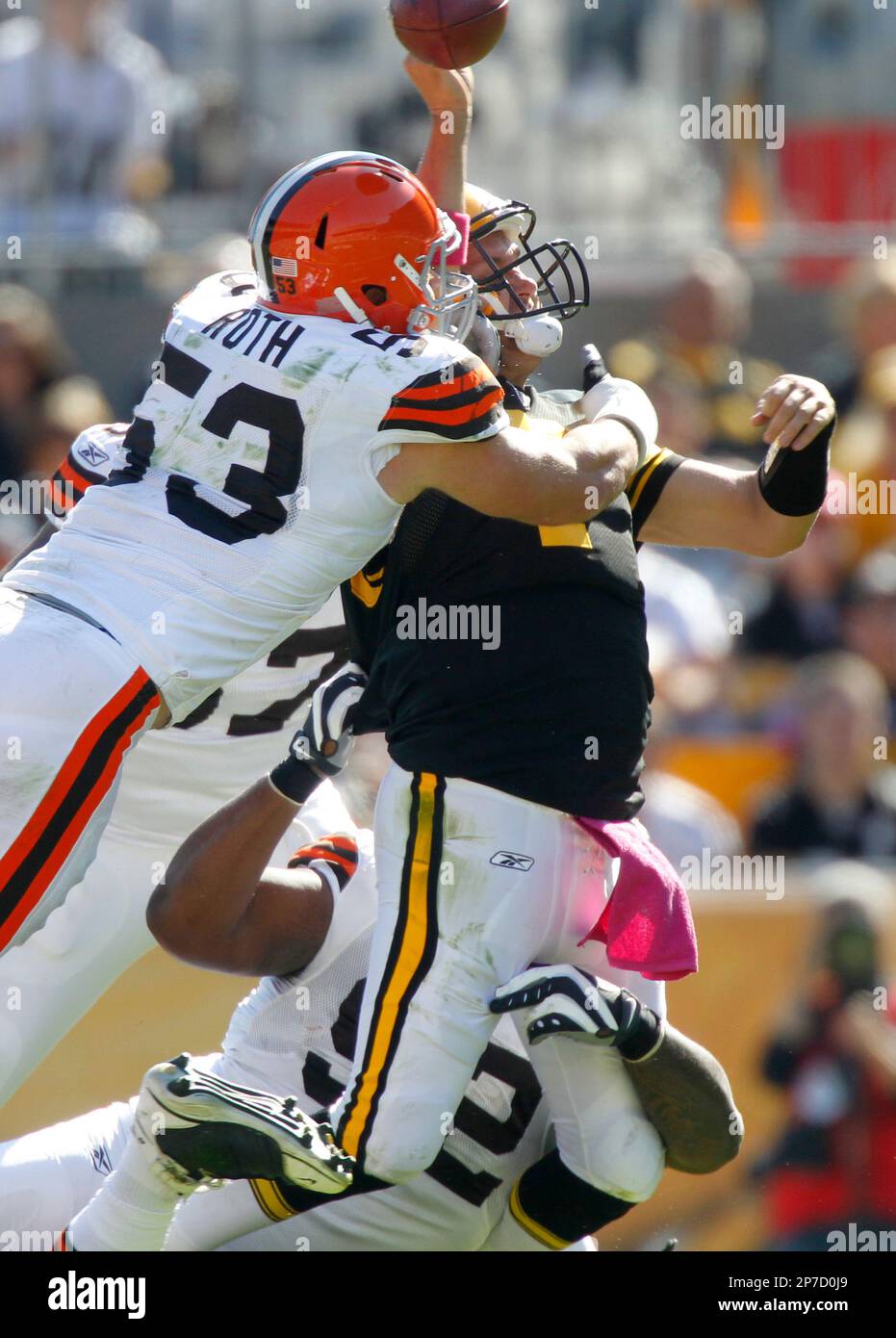 Pittsburgh Steelers quarterback Ben Roethlisberger just gets rid of the ...