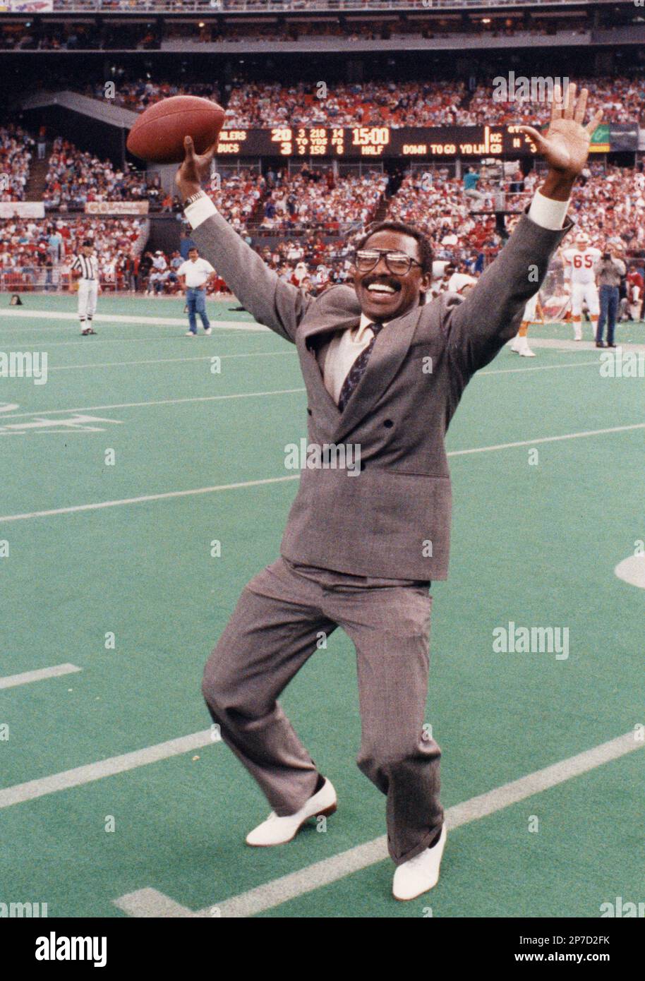 Billy "White Shoes" Johnson, Punt returner for the Houston Oilers being ...