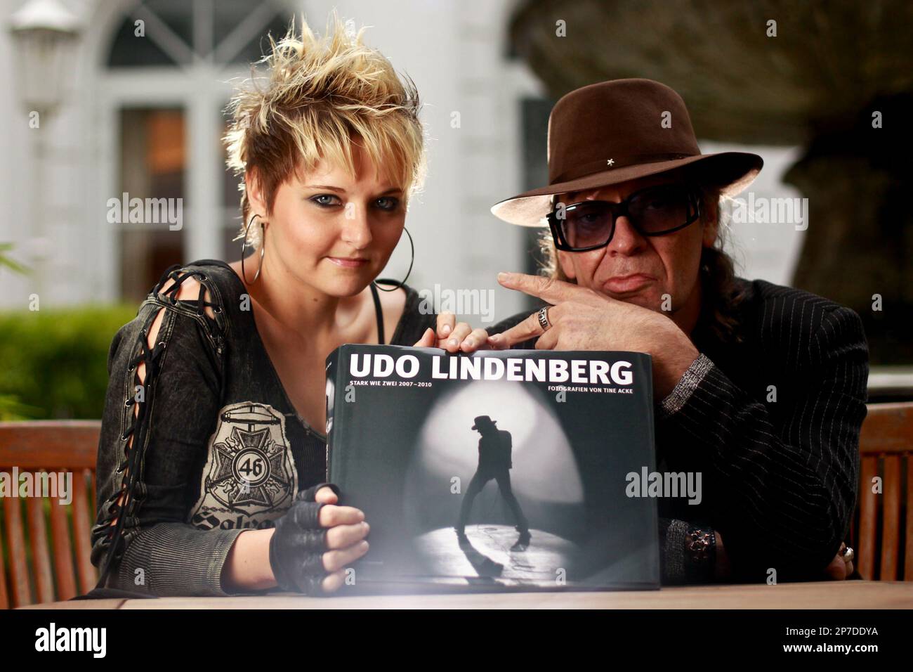 Musiker Udo Lindenberg und seine Lebensgefaehrtin, die Fotografin Tine ...