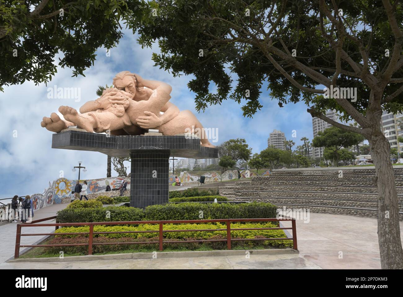 The Love Park, The Kiss famous statue, Miraflores, Lima, Peru Stock Photo - Alamy