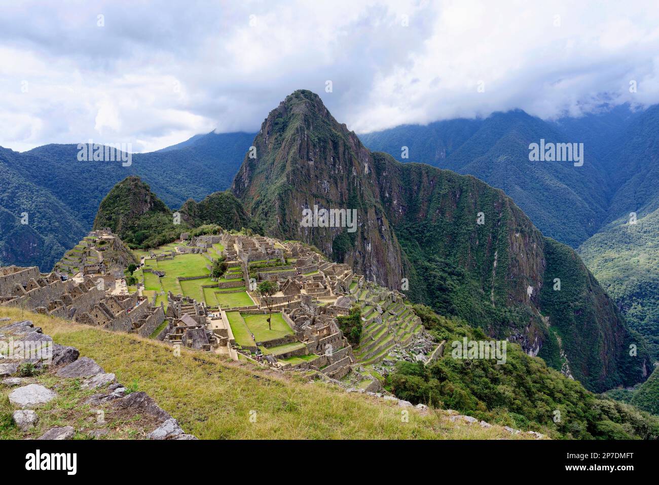 Machu Picchu, Ruined city of the Incas with Mount Huayana Picchu, Andes ...