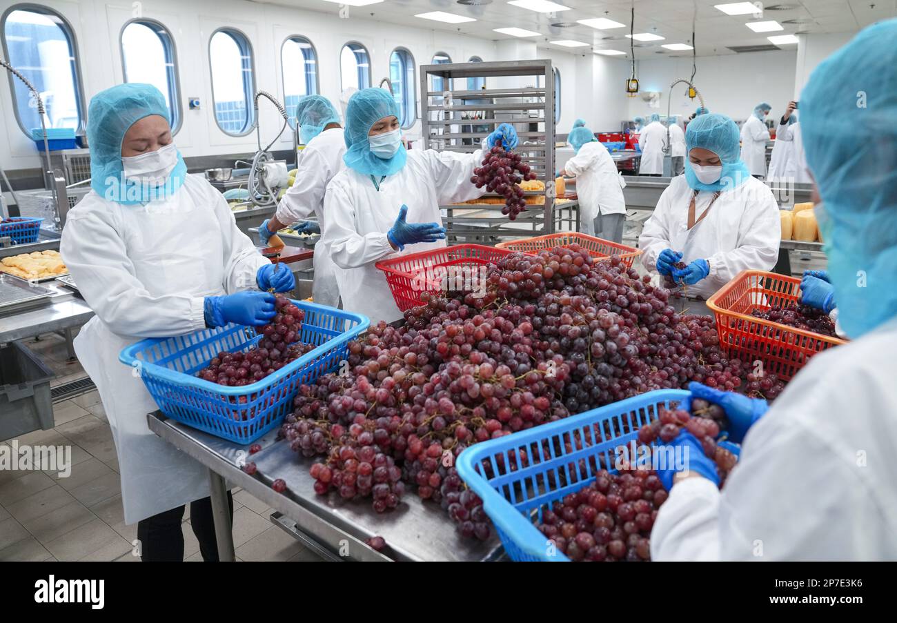 Media tour of CPCS (CathayHH flight kitchen) at Cathay Pacific Catering ...