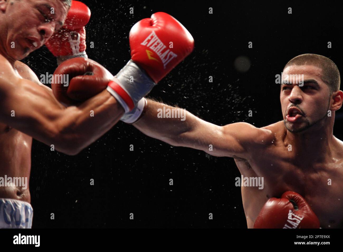 Sadam Ali, right, in action against Lenin Arroyo during their boxing ...