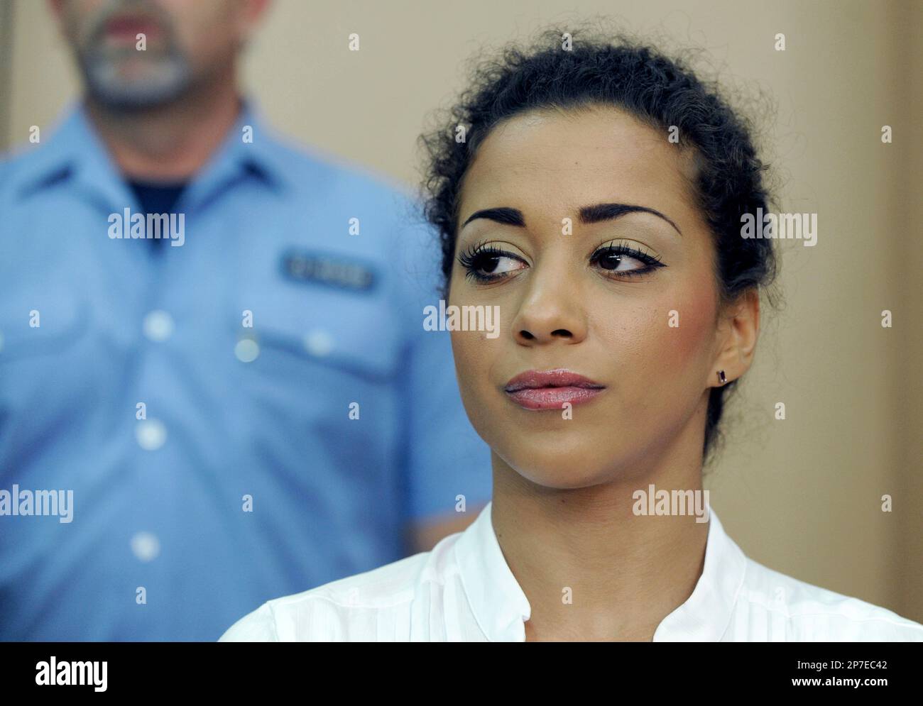 Nadja Benaissa, Saengerin der Band No Angels, sitzt am Donnerstag (19. ...