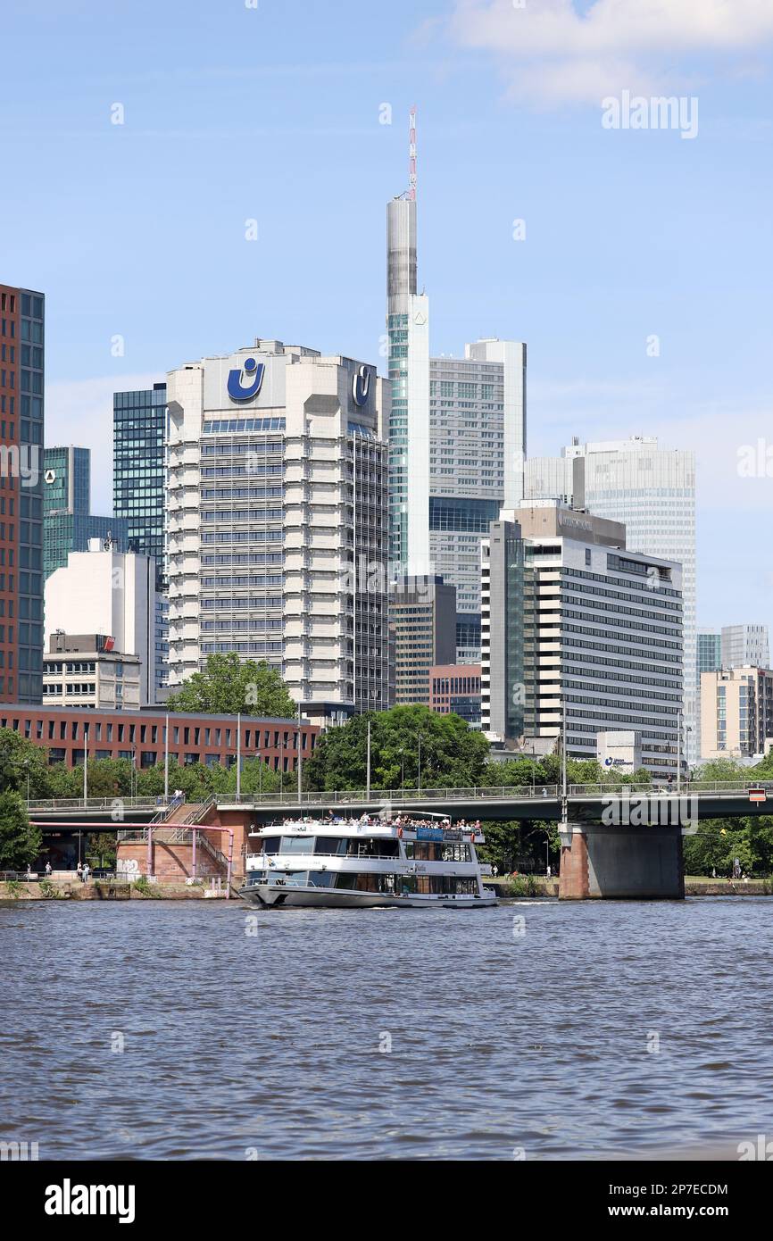 life in a modern city Stock Photo - Alamy