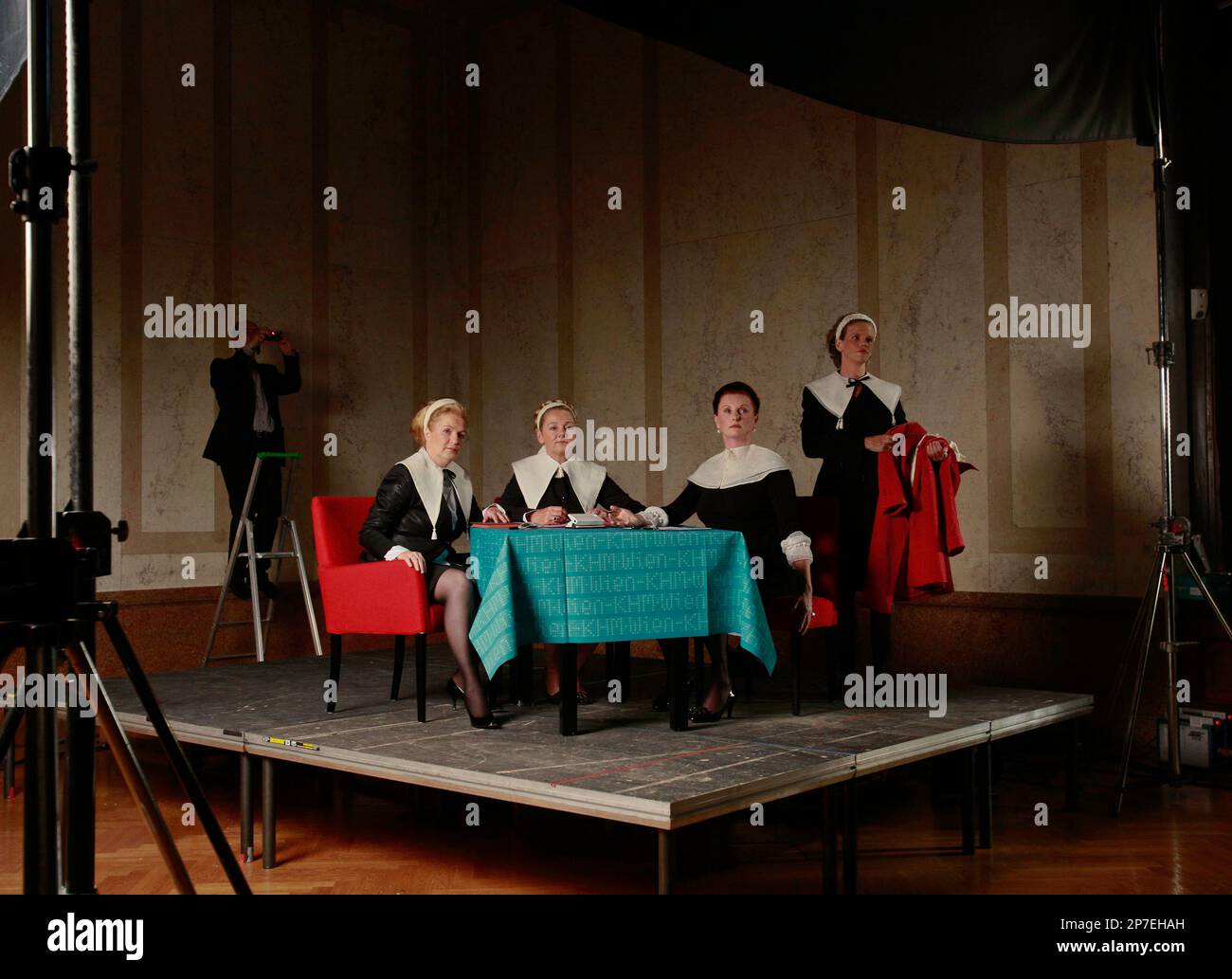 Die Teilnehmerinnen der Kunstaktion "Tableaux Vivants", Elisabeth ...