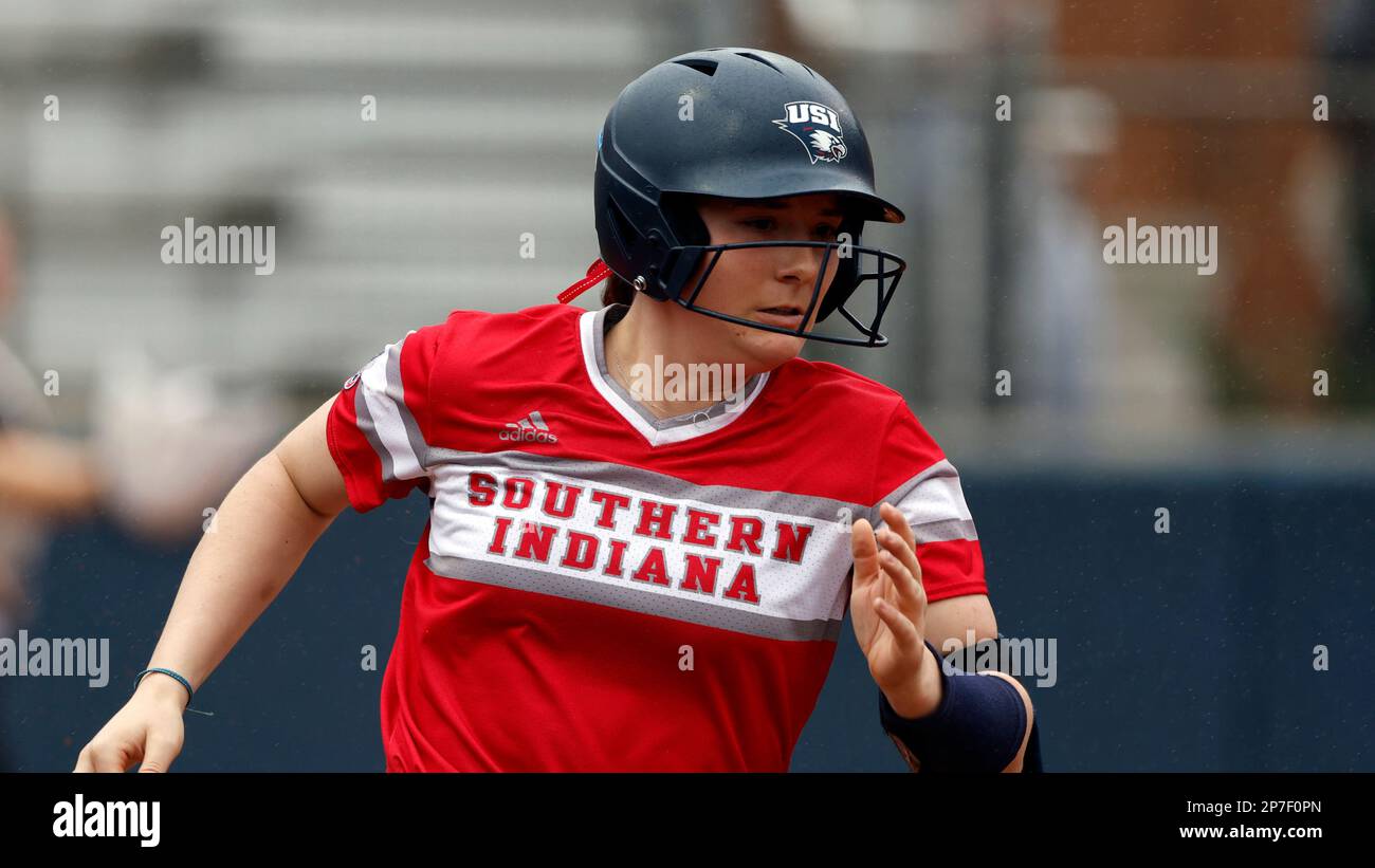 Southern Indiana Jordan Rager (23) runs to first during an NCAA ...