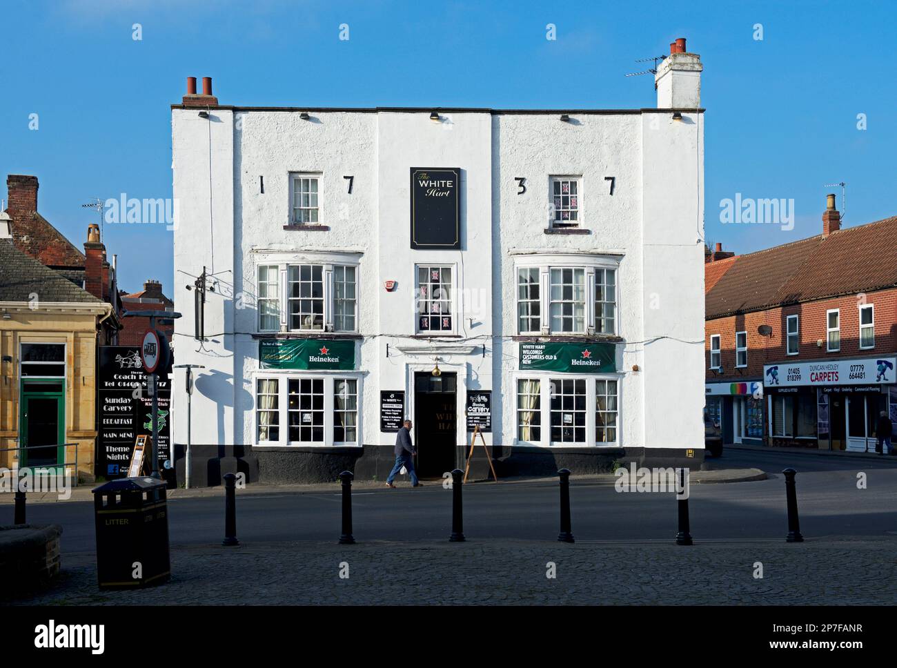 The White Hart pub, Market Place Thorne, South Yorkshire, England UK ...