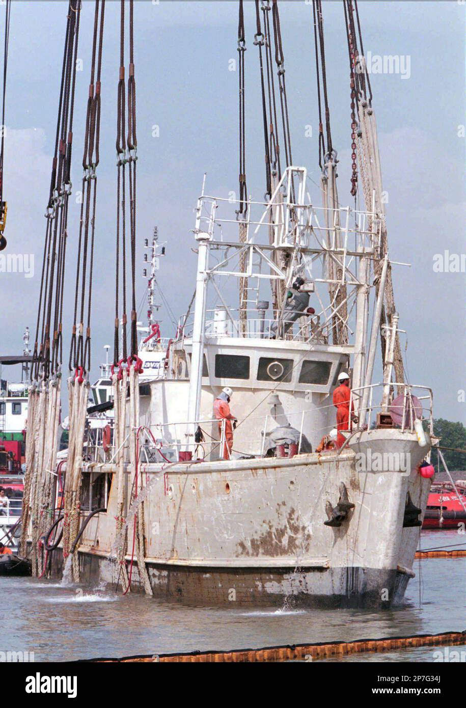 File - Cables lift French oceanographer Jacques Cousteau's famed ship ...