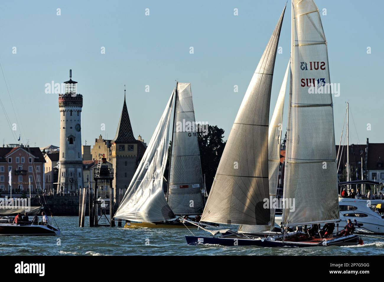 Segelboote fahren am Freitag, 04. Juni 2010, bei der 60. Regatta "Rund ...