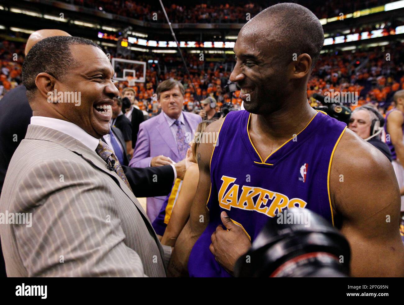 Phoenix Suns coach Alvin Gentry and Los Angeles Lakers guard Kobe ...