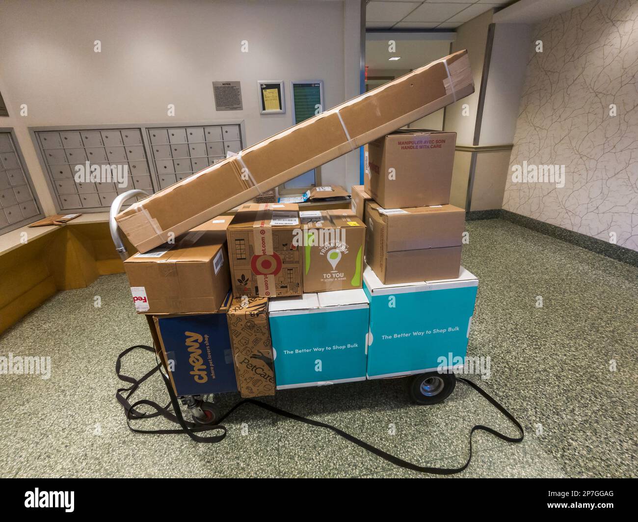 Fedex last mile delivery hi-res stock photography and images - Alamy