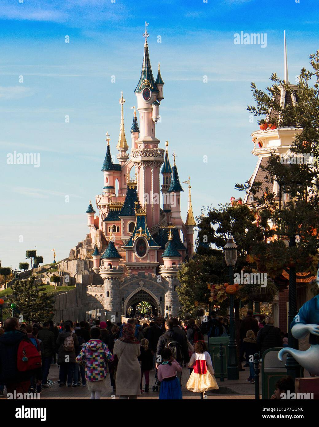 Disneyland Paris, characters on parade Stock Photo - Alamy
