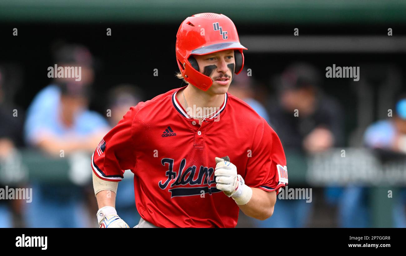 UI Chicago catcher Cole Conn (5) plays in an NCAA baseball game against ...