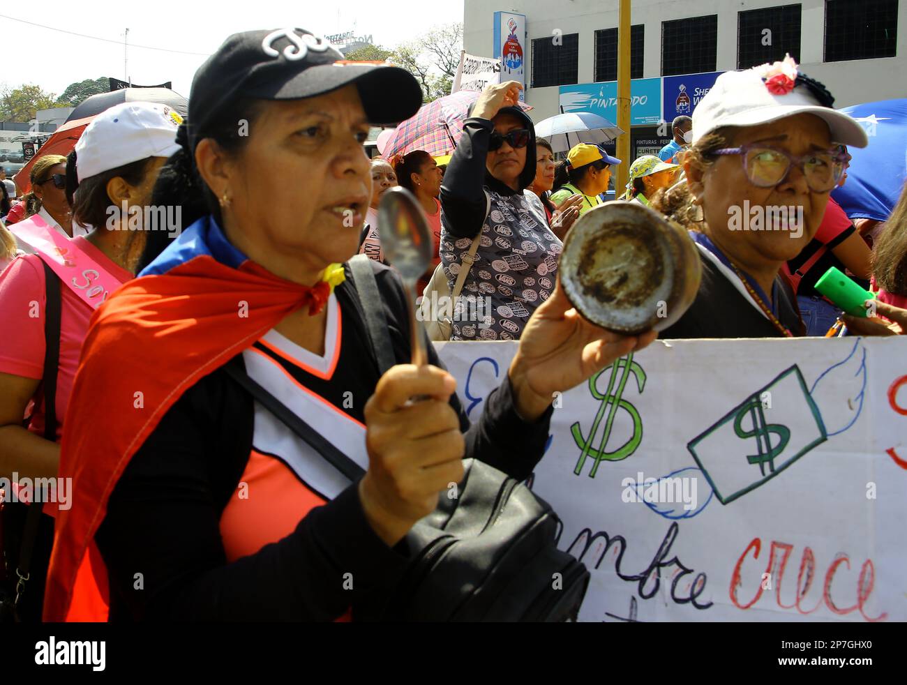 Cost of living venezuela hi-res stock photography and images - Alamy