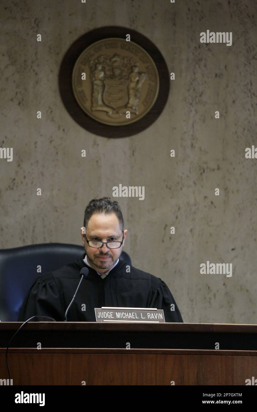 Judge Michael Ravin presides at the trial of Rodolfo Godinez at the ...