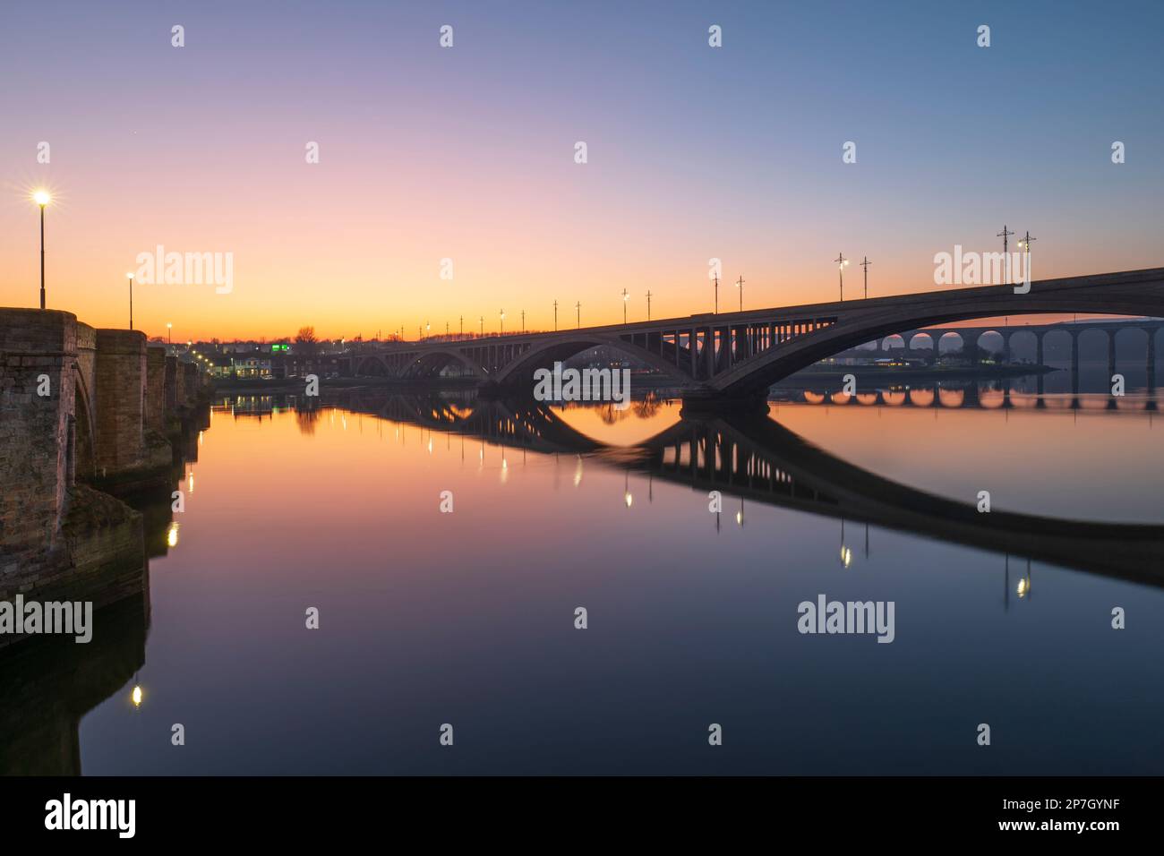 Three iconic bridges hi-res stock photography and images - Alamy