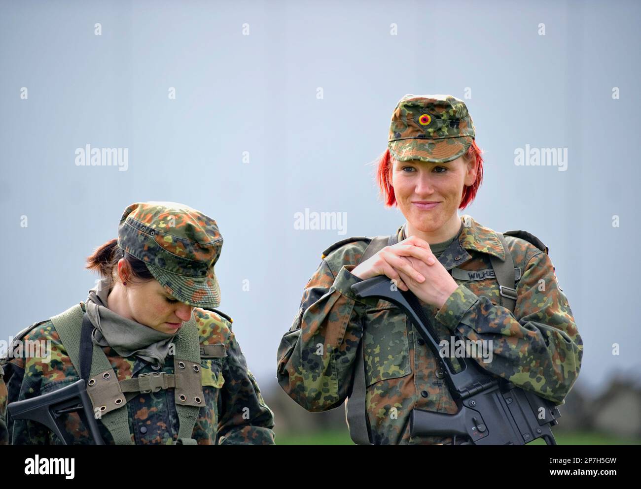 Die Biathletinnen Kati Wilhelm, rechts, und Andrea Henkel sind als ...