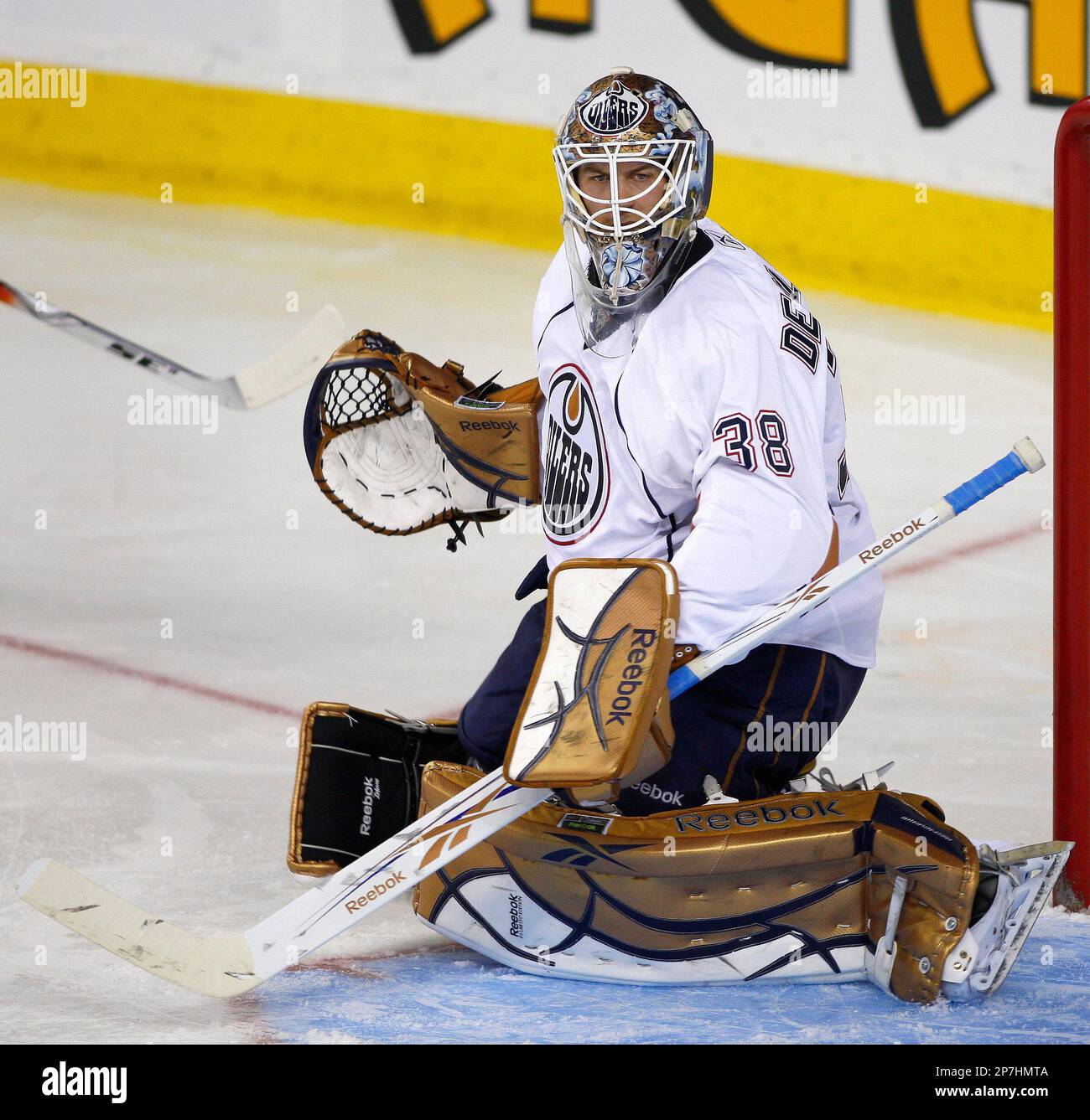 NHL player profile photo on Edmonton Oilers' goalie Jeff Deslauriers ...