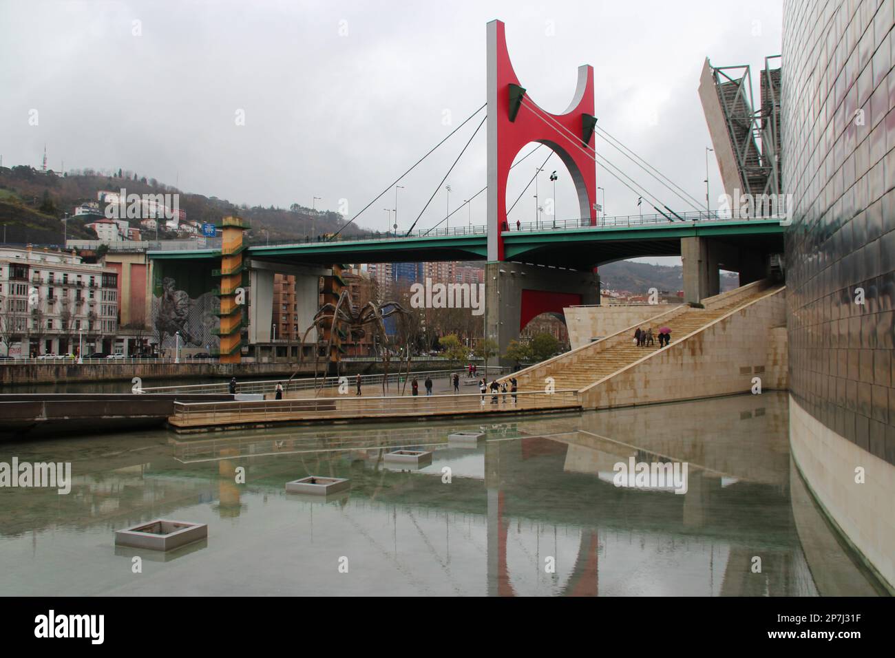 bridge and modern buildings in bilbao (spain Stock Photo - Alamy