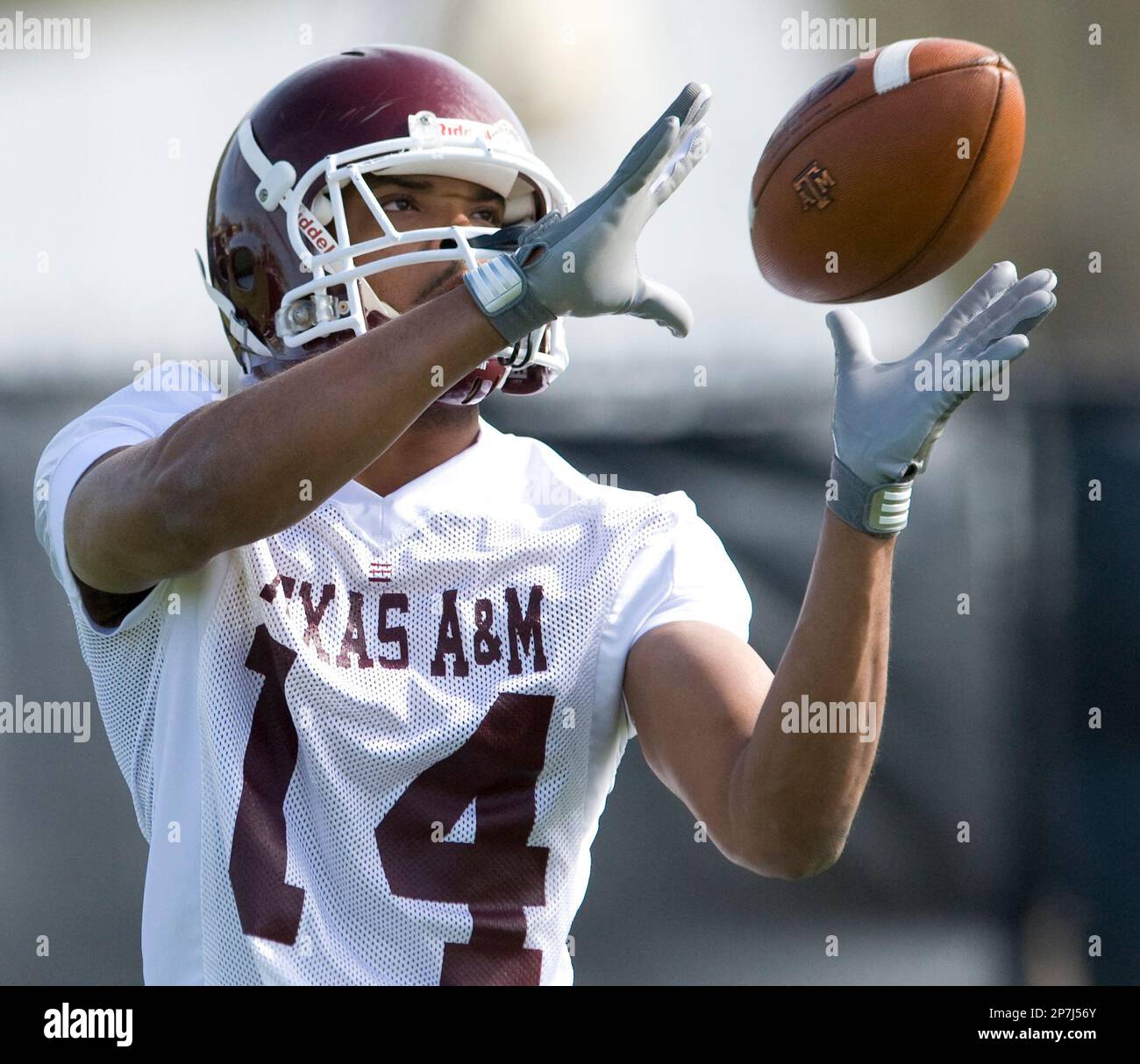 Texas A&M wide receiver Keon Furtch reaches for a pass in College ...