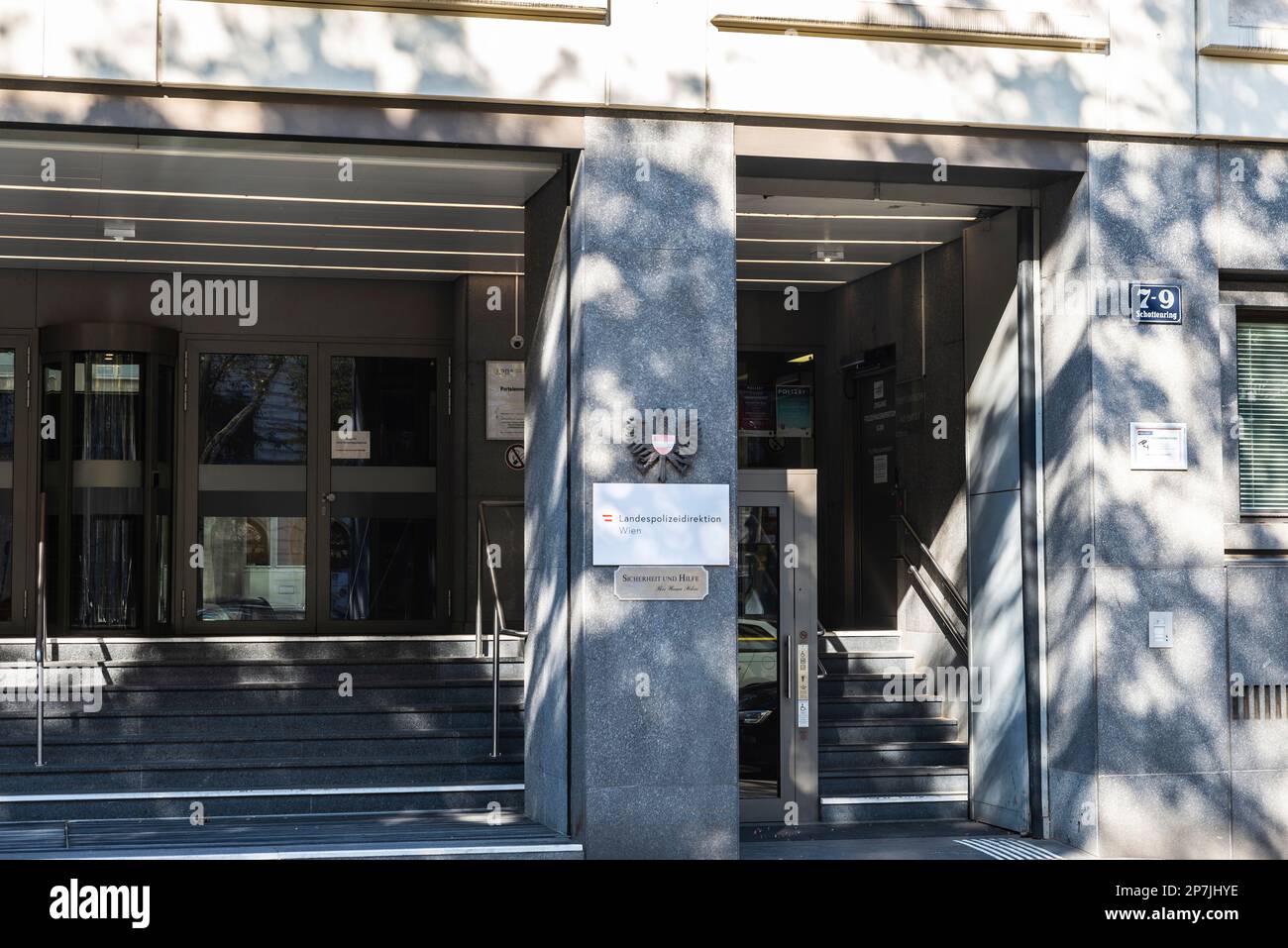 Police station entrance sign hi-res stock photography and images - Alamy